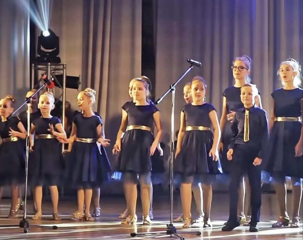 Ukraine refugee kids choir deliver superb Coldplay cover - Spirit Wings