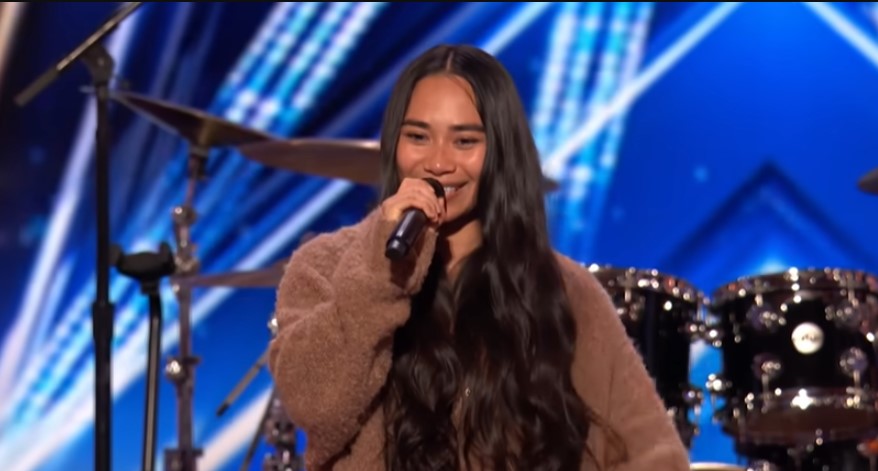 After 20 Years, She Returned To The Stage That Broke Her Heart. You Won ...